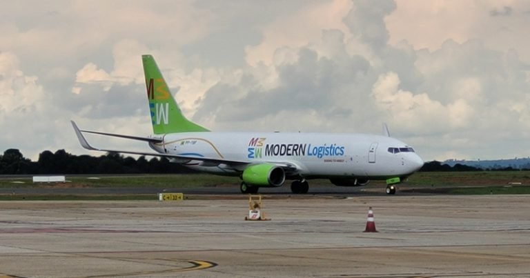 Modern Logistics começa a operar Boeing 737-800 NG após certificação da ...